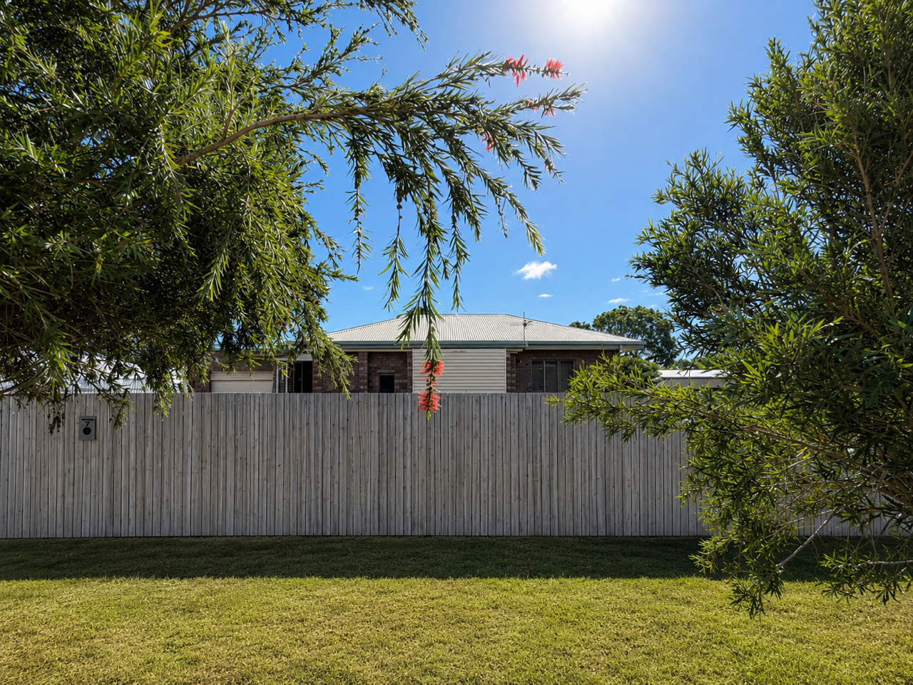 25 Sargeant Street, GULLIVER QLD 4812 - Helen Munro Property